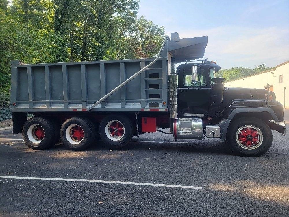 Mack RD688S