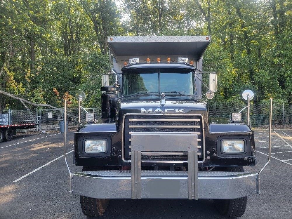 Mack RD688S