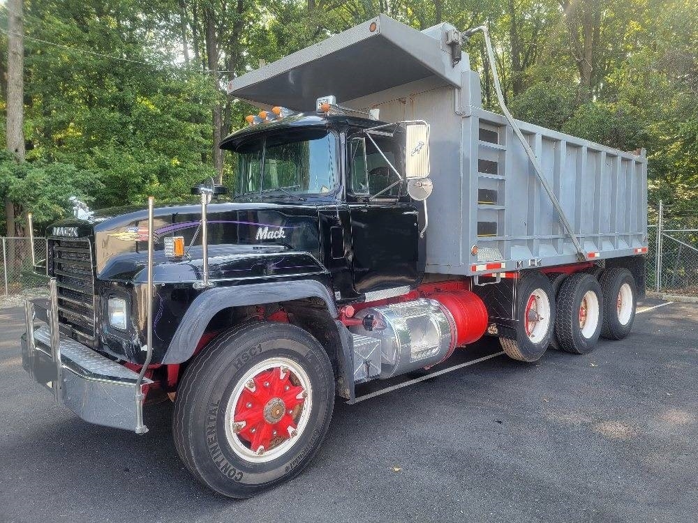 Mack RD688S