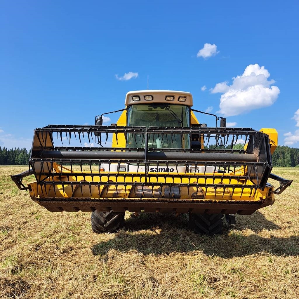 Sampo 2065 DL ohjaamo 3,9 m vain 705 kelatuntia - Leikkuupuimurit ...