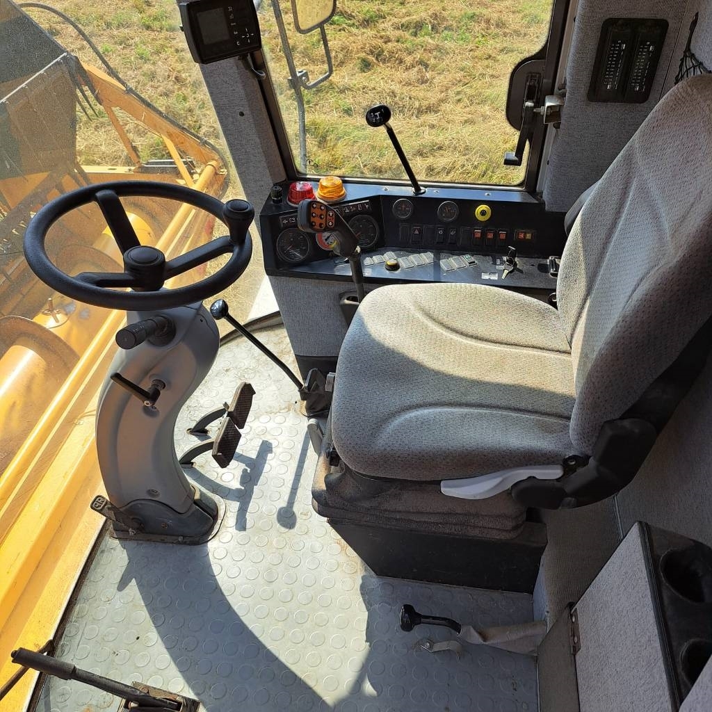 Sampo 2065 DL ohjaamo 3,9 m vain 705 kelatuntia - Leikkuupuimurit ...