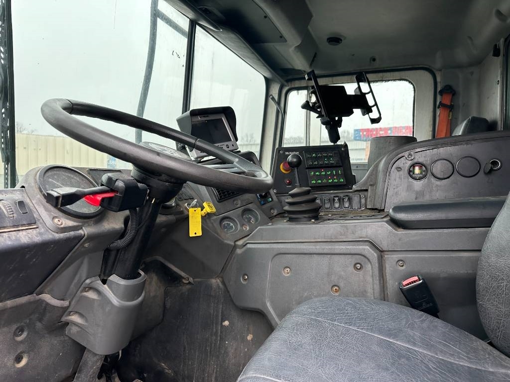 Mack MRU613