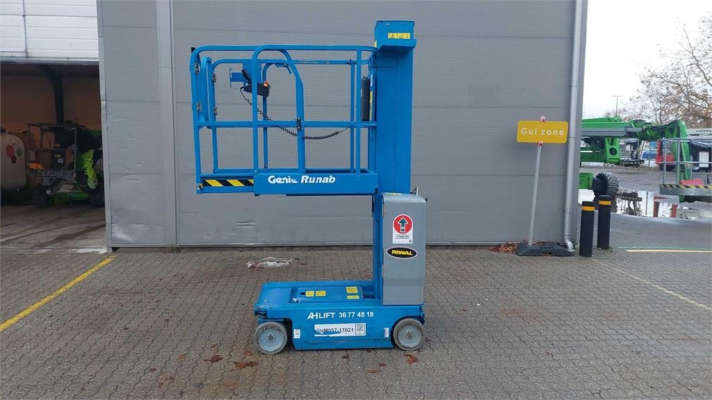 Genie GR12 - Other lifts and platforms - Construction Equipment - Boels