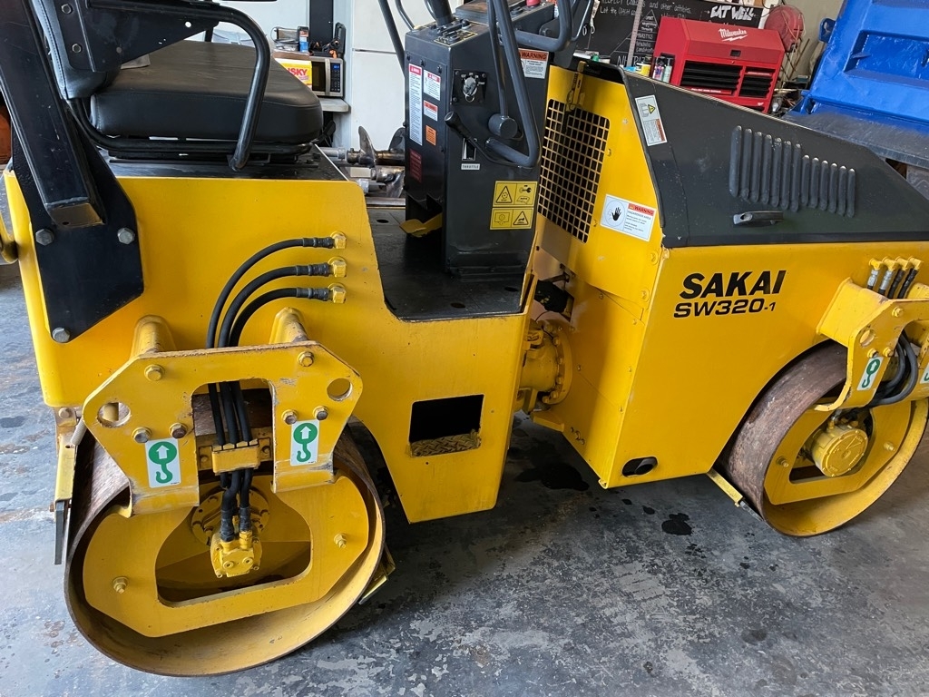 SAKAI SW 320-1