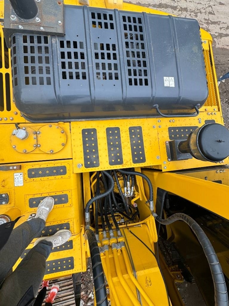 2022 Komatsu PC 210 LC-8 Used Tracked Excavator for sale | P&E