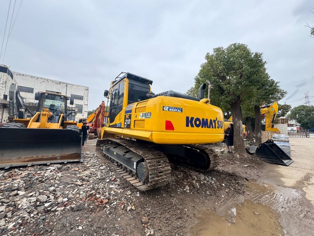 2022 Komatsu PC 210 LC-8 Used Tracked Excavator for sale | P&E