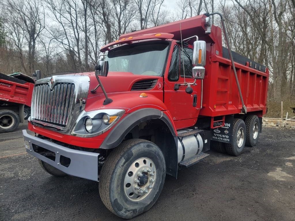 International 7500 SFA
