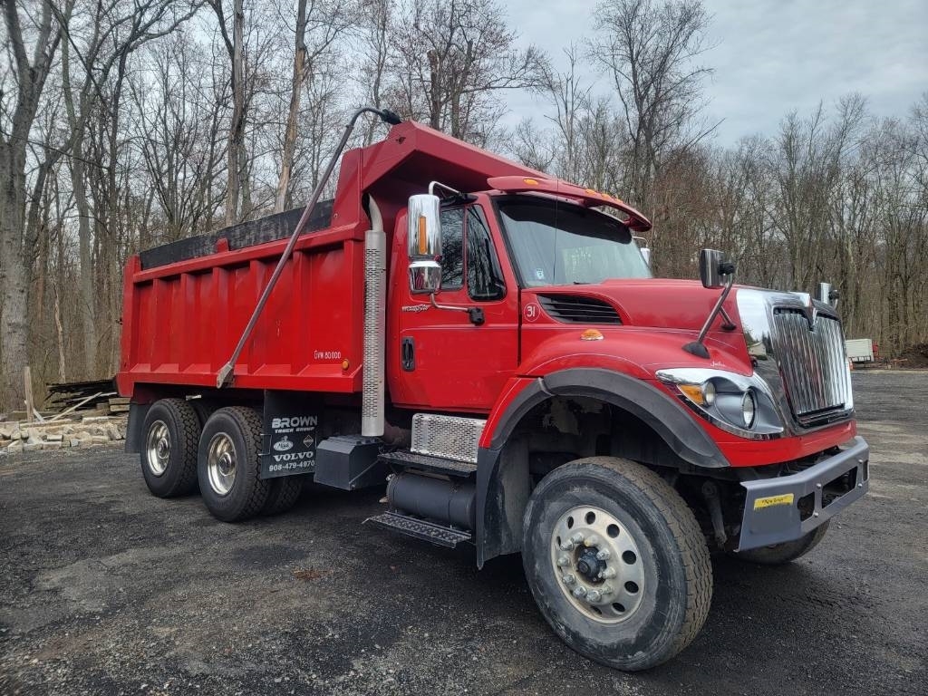International Tandem Dump Truck SOLD 2001 INTERNATIONAL 2654 TANDEM