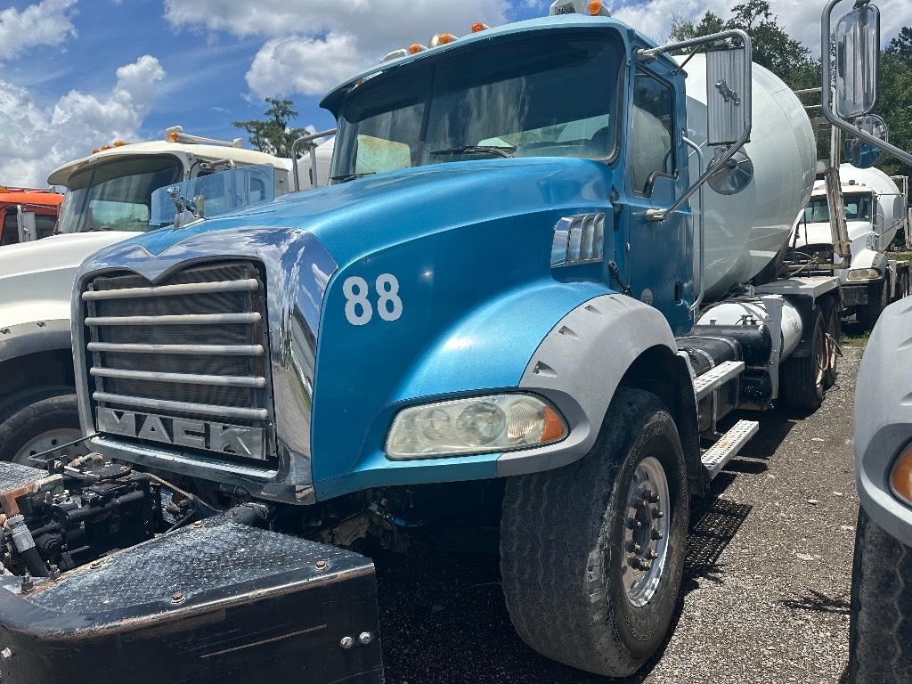 Mack GU 800