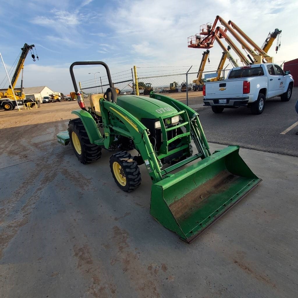 John Deere 3203