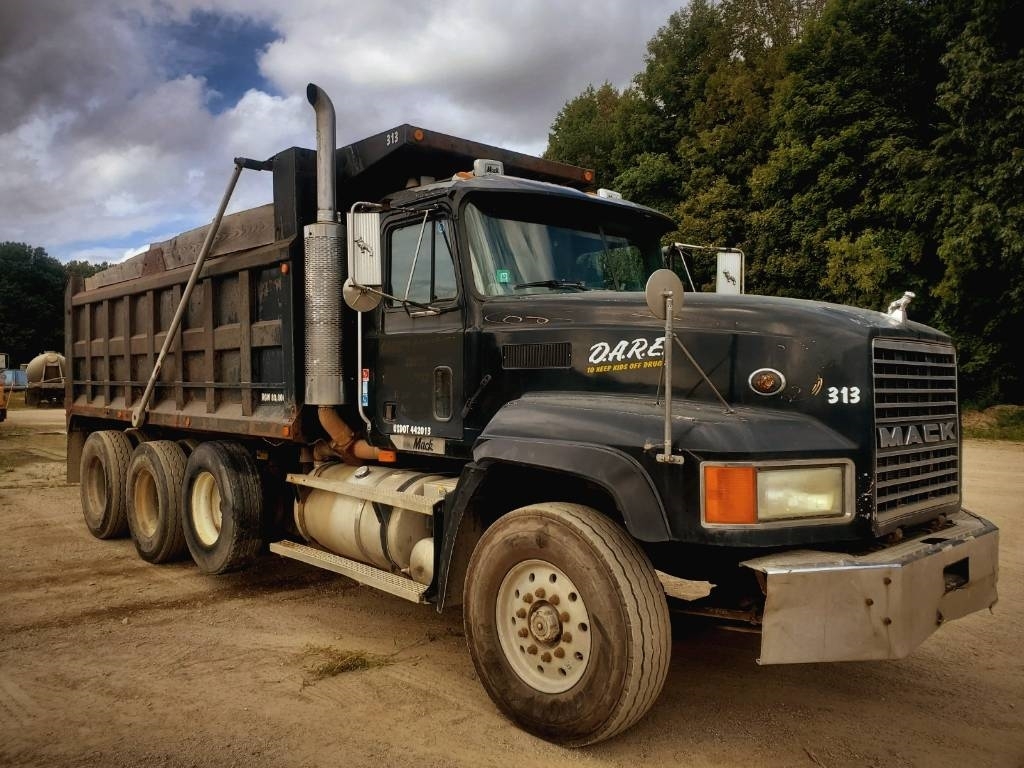 Mack Single Axle Dump Trucks & 1 Ton Dump Trucks | Ritchie List