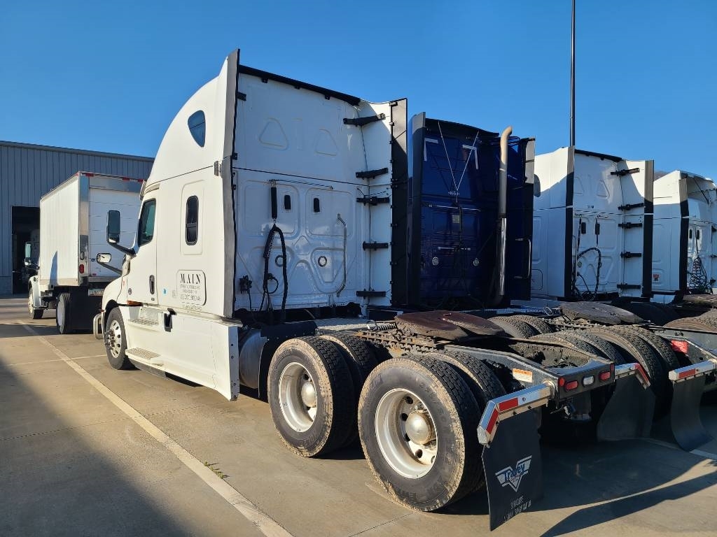 Freightliner Cascadia 126