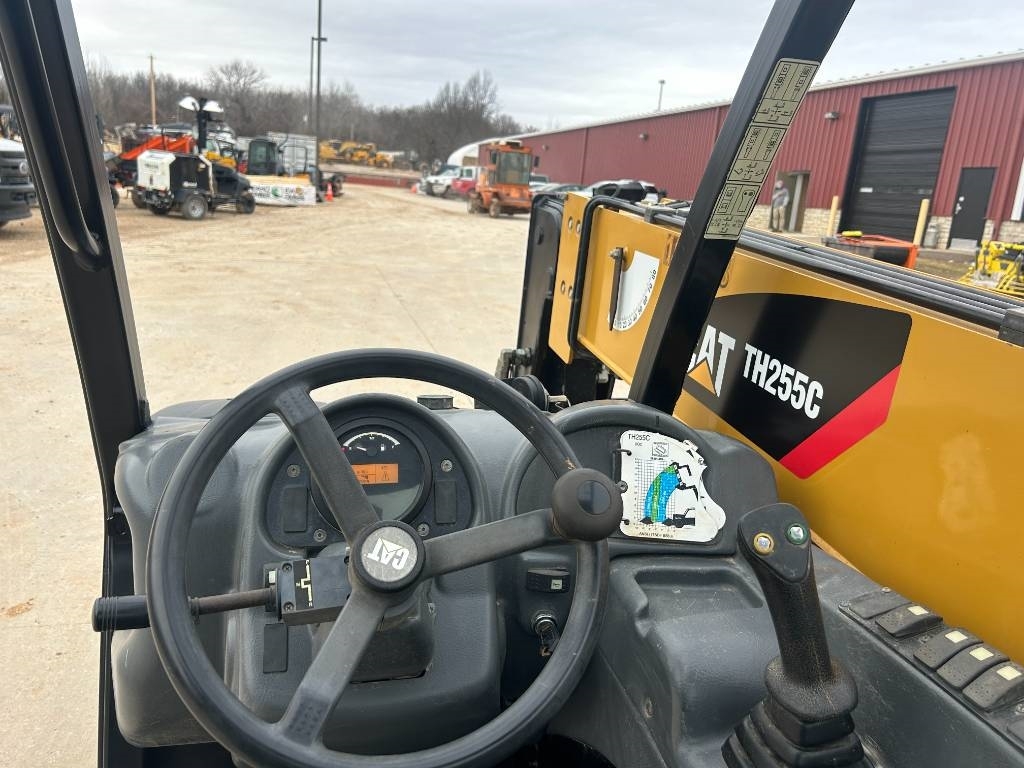 CAT TH255C
