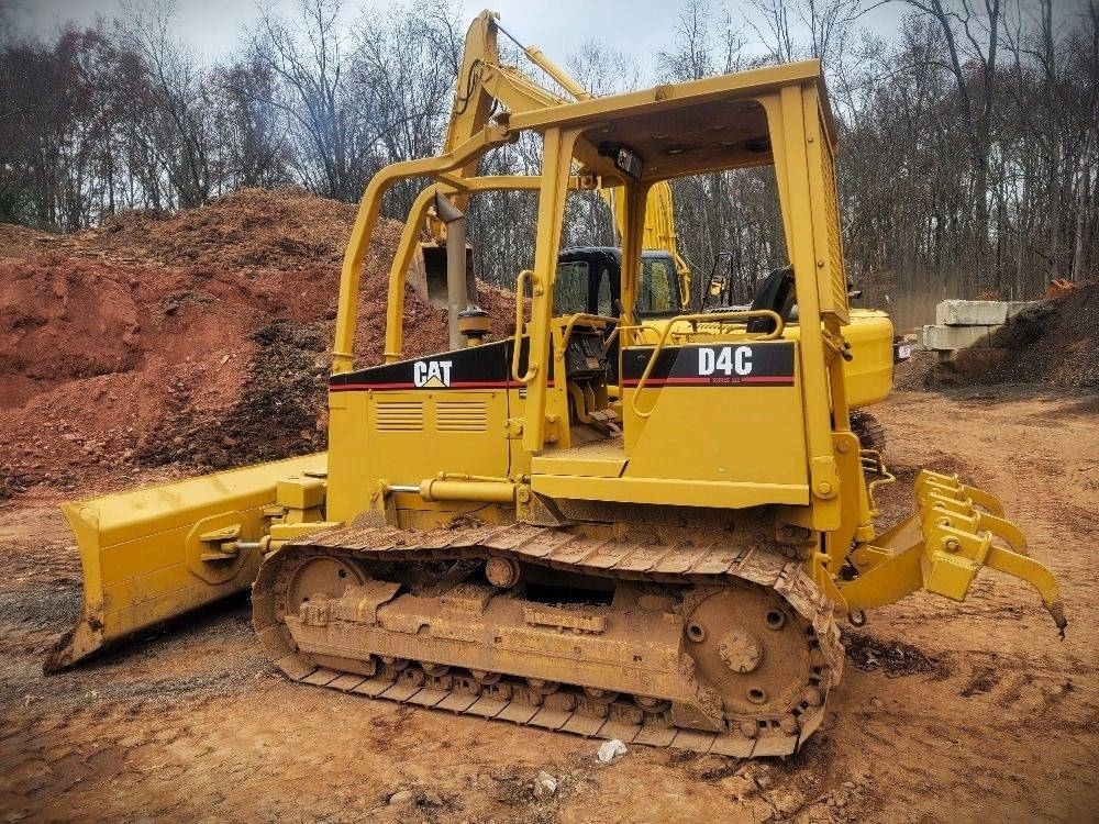 CAT D 4 C