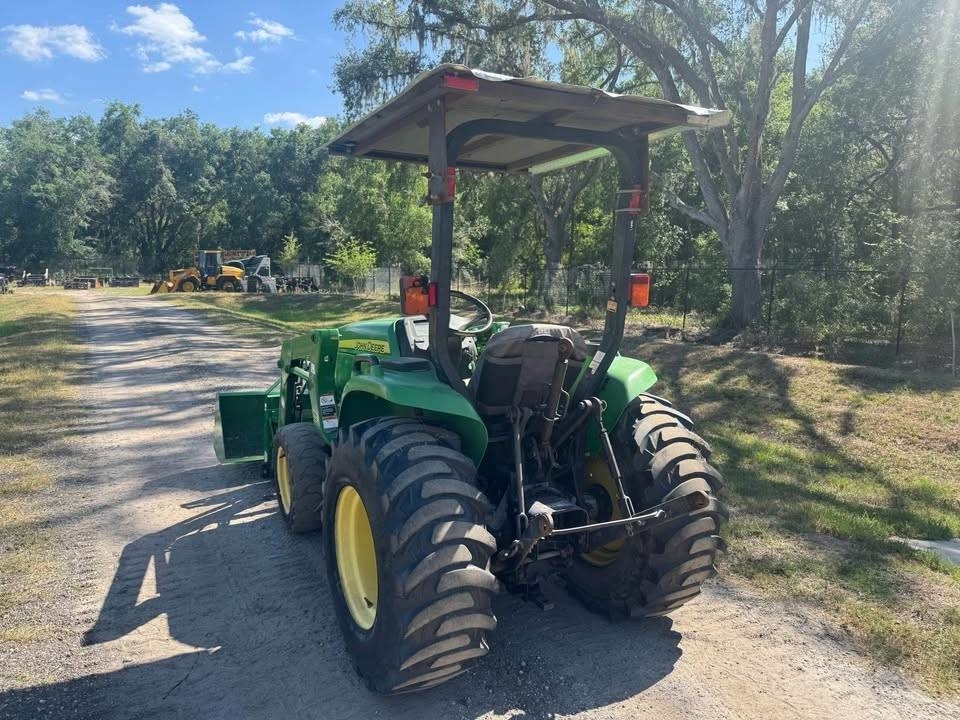 John Deere 3038 E