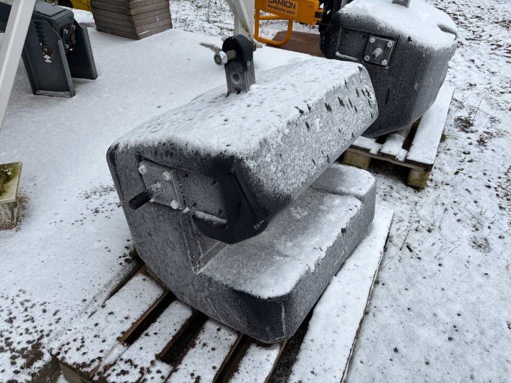 Lisäpaino 1000kg - Etupainot - Maatalous - NHK Keskus