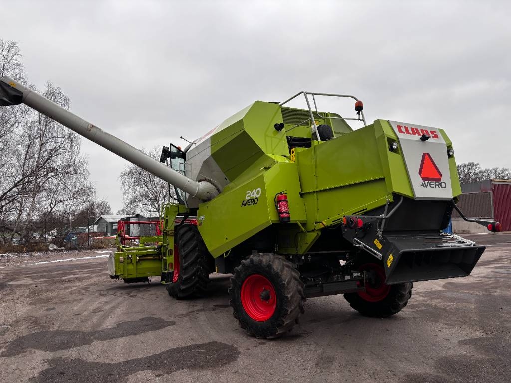 CLAAS Avero 240 - Combine Harvesters - Agriculture - Danish Agro Machinery