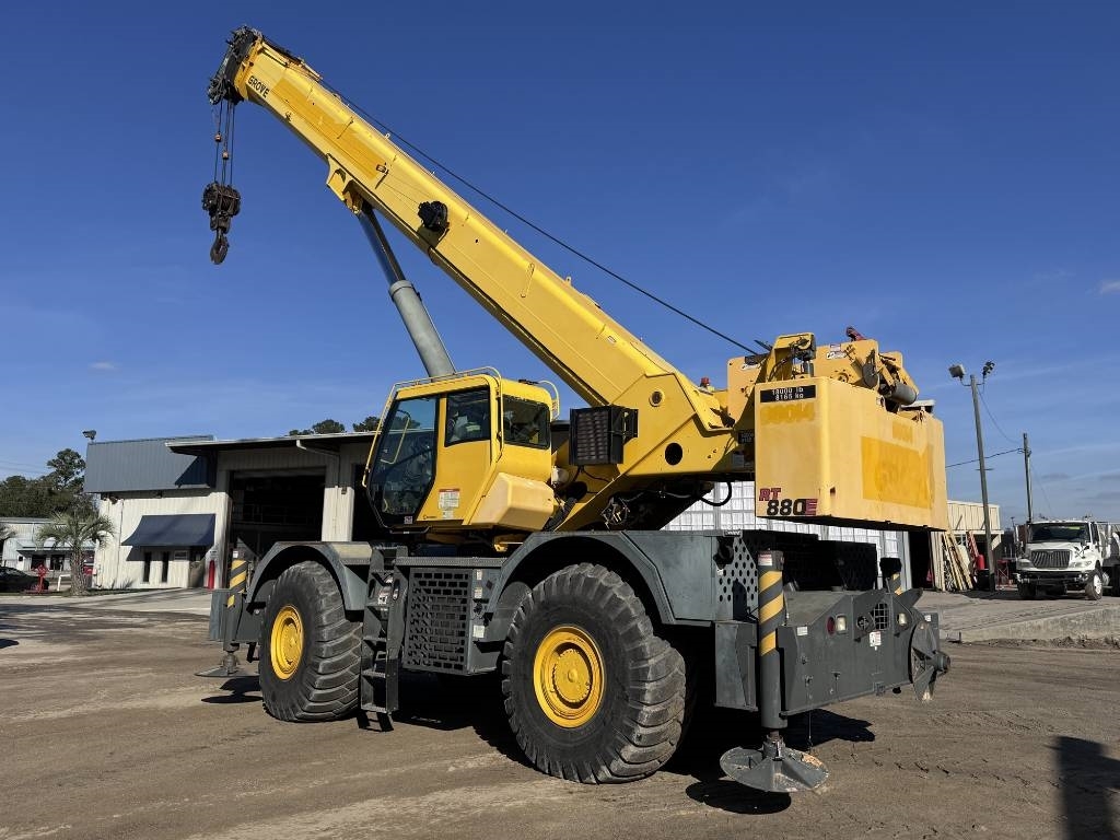 Grove RT 880 E