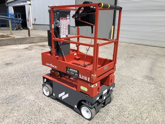 SkyJack SJ16 E Vertical Mast Lift