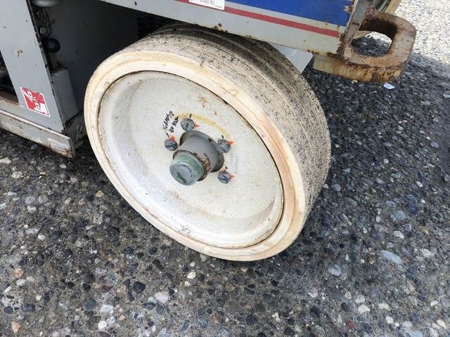 SkyJack SJ4632 Electric Scissor Lift