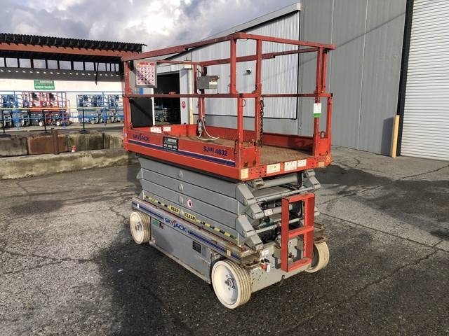 SkyJack SJ4632 Electric Scissor Lift