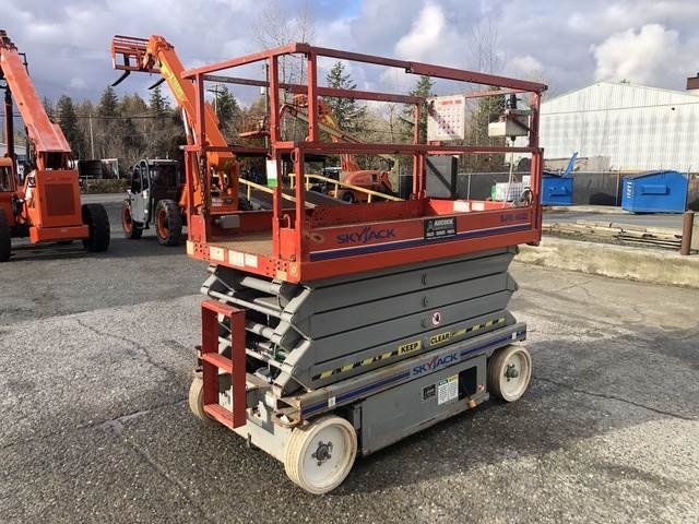 SkyJack SJ4632 Electric Scissor Lift