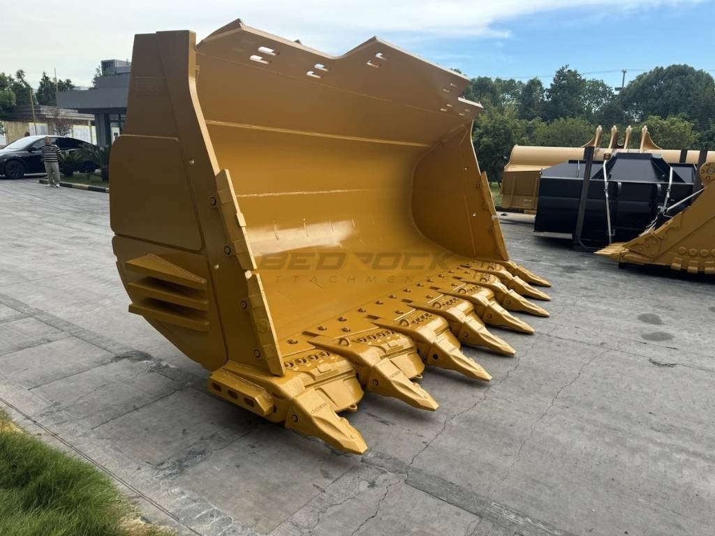 CAT High Abrasion Loader Bucket Pin On CAT 992