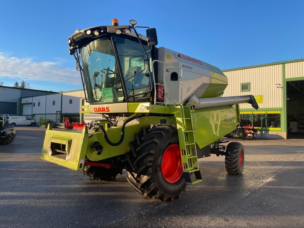 CLAAS AVERO 240 - Combine Harvesters - Agriculture - Danish Agro Machinery