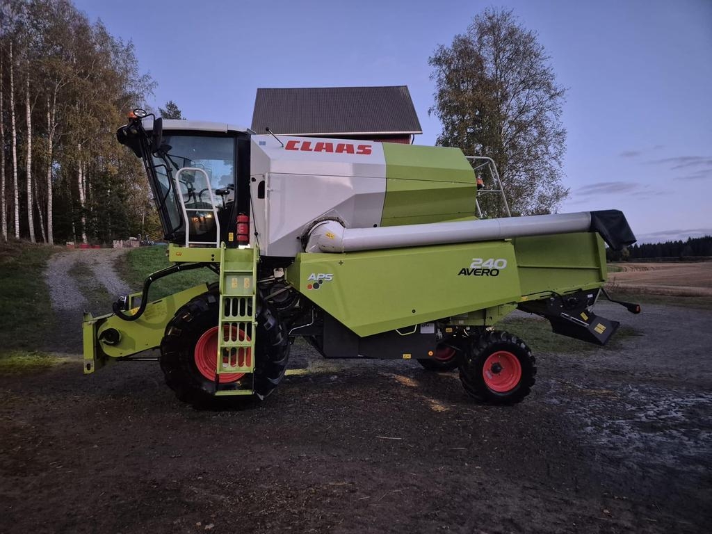 CLAAS AVERO 240 C430 - Combine Harvesters - Agriculture - Danish Agro ...