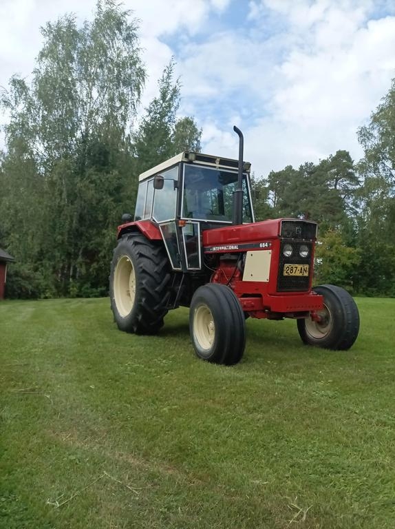 International 684 - Tractors - Agriculture - Danish Agro Machinery