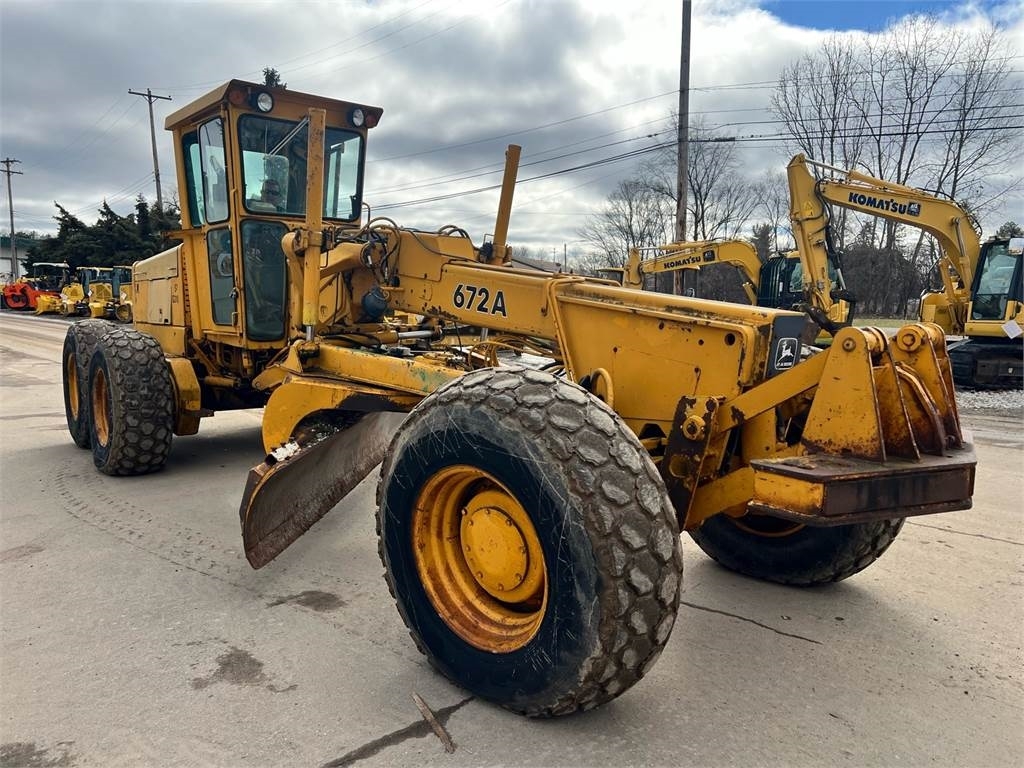 John Deere 672A