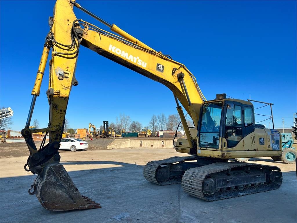 Komatsu PC200-7
