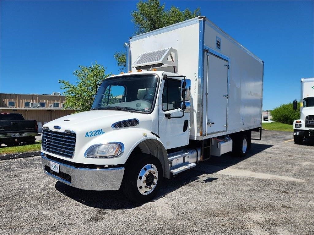 Freightliner Business Class M2-106