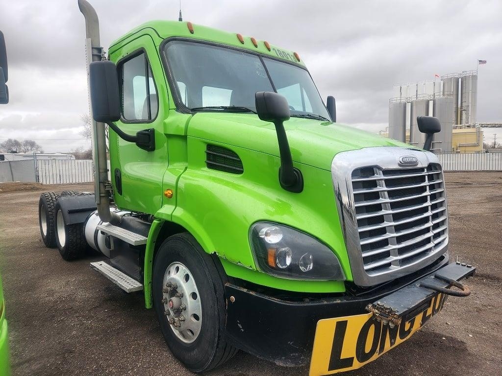 Freightliner CA113DC
