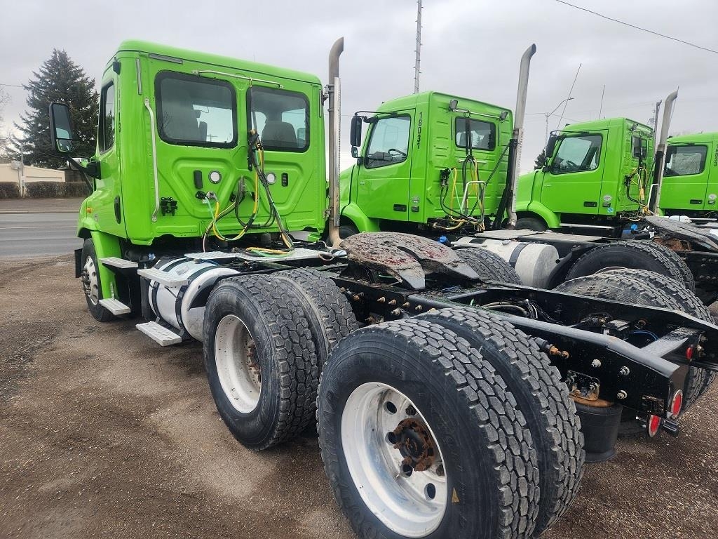 Freightliner CA113DC