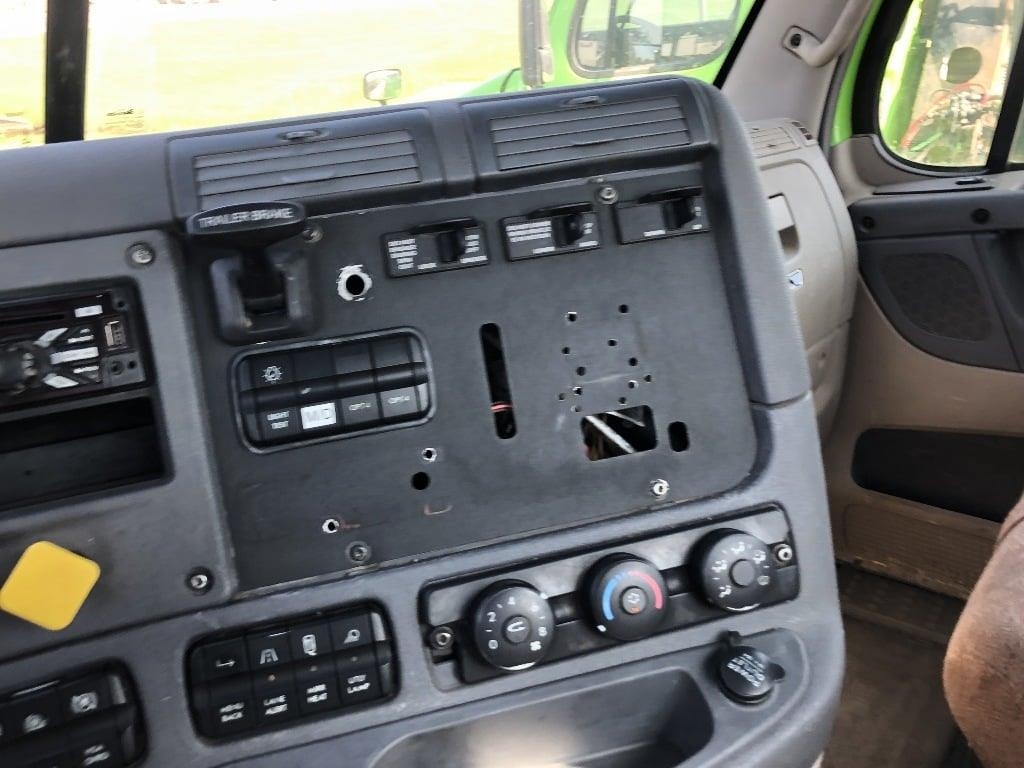 Freightliner CA125DC