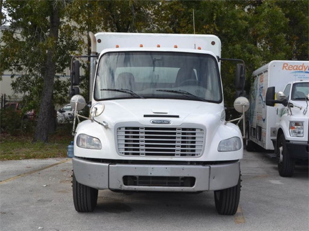 Freightliner M2