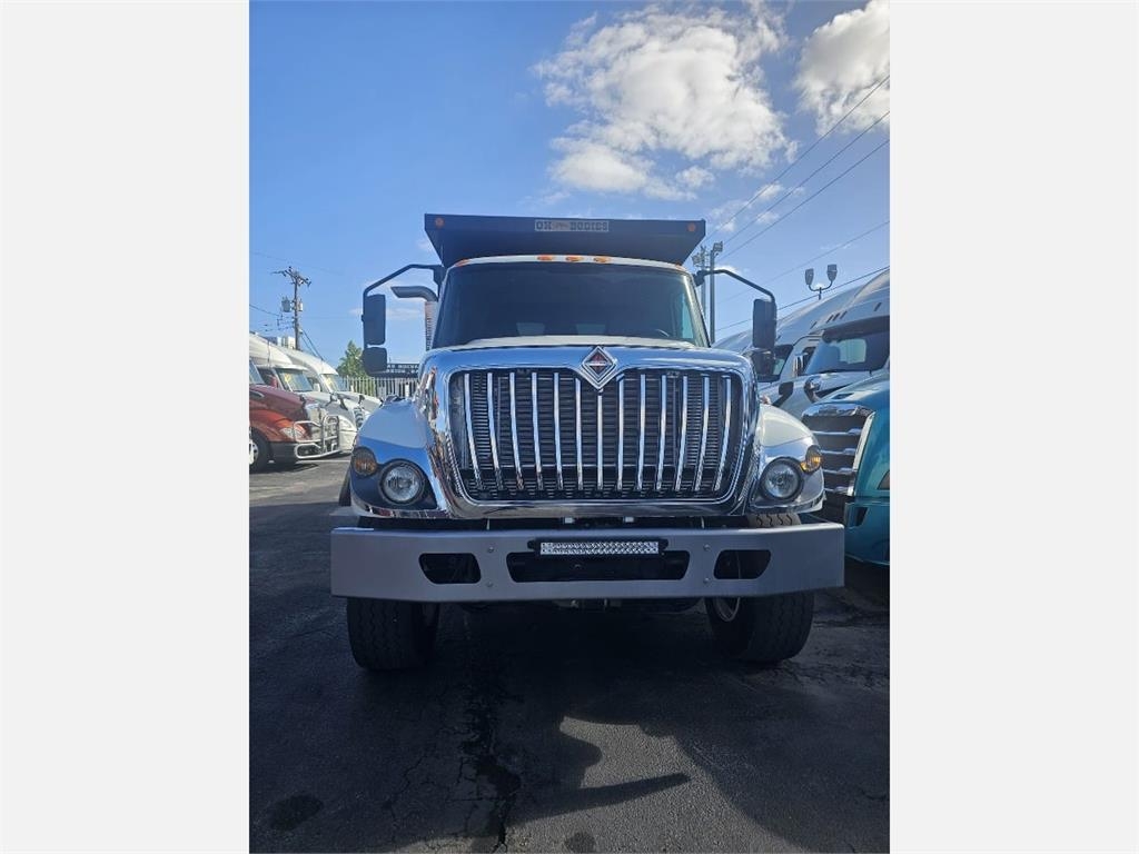 International 7500 SBA