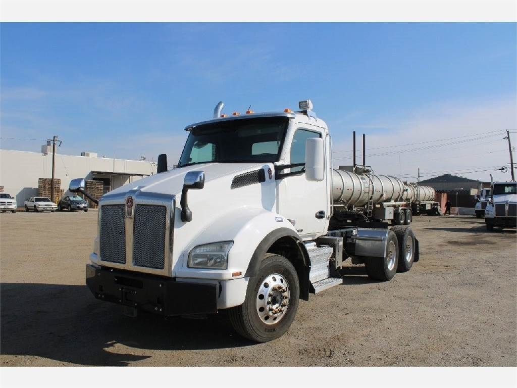 Kenworth T880