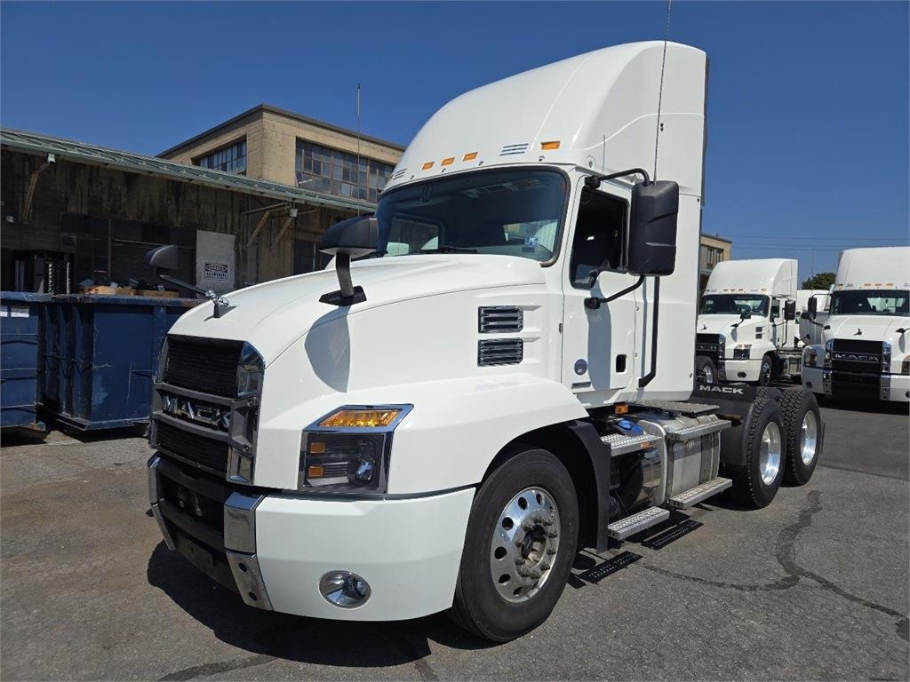 Mack AN64T