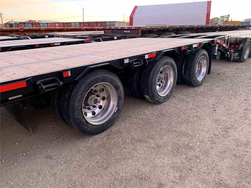 Lode King 53' Tridem Step Deck with Ramps