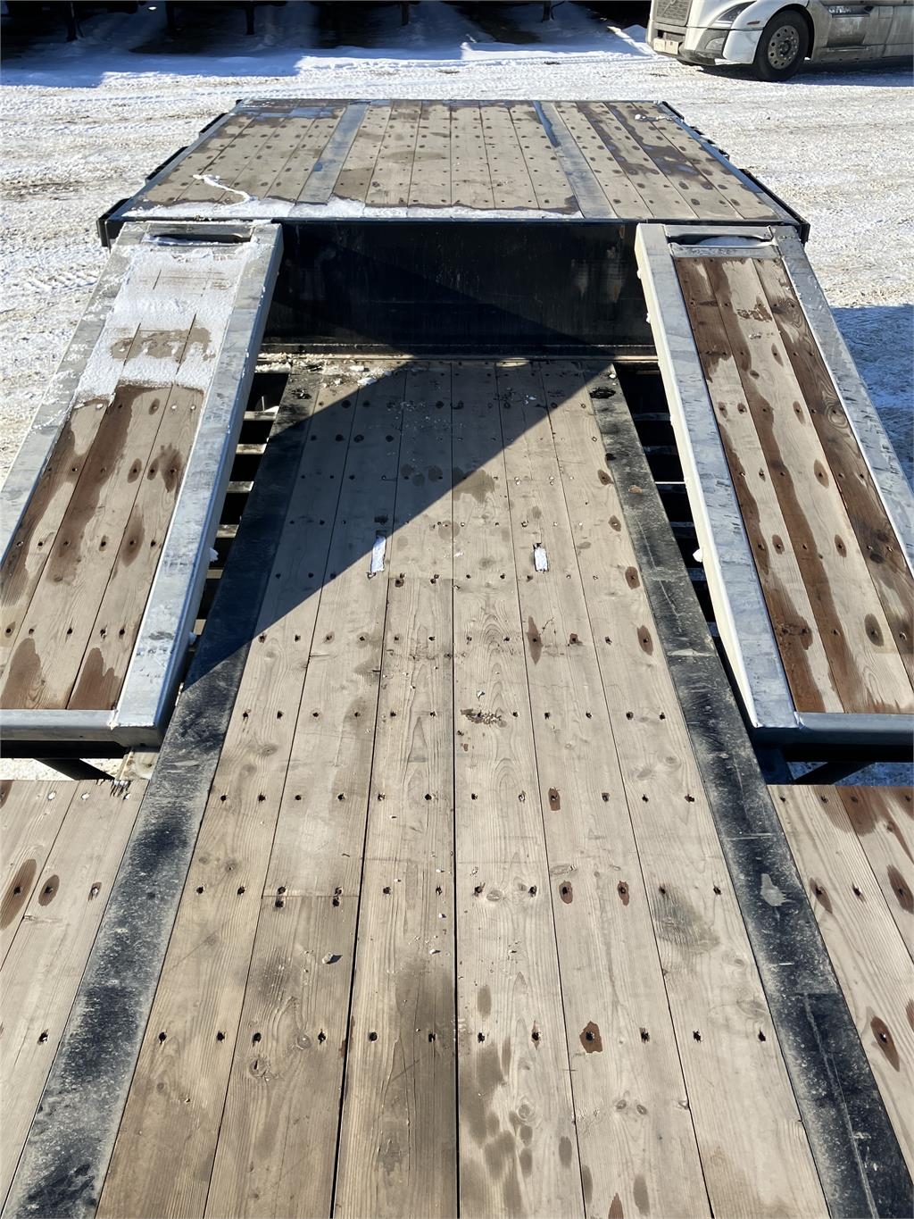 Lode King 53' Tridem Step Deck with Ramps