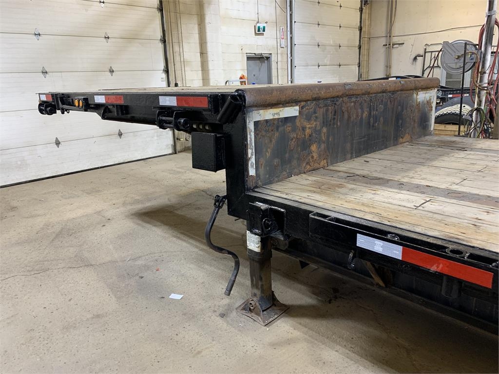 Manac 53' Tridem Extendable/Trombone Step Deck