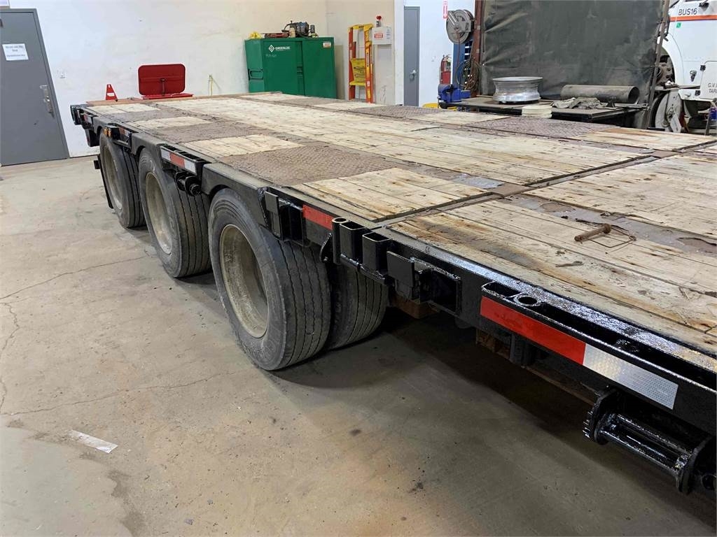 Manac 53' Tridem Extendable/Trombone Step Deck