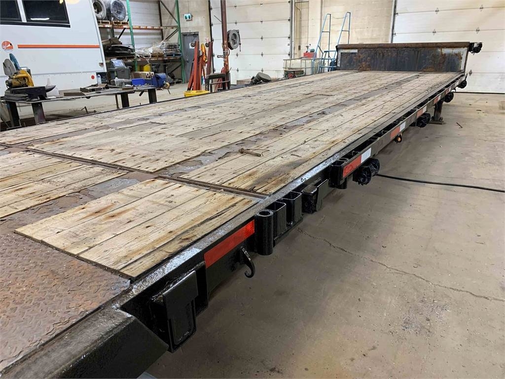 Manac 53' Tridem Extendable/Trombone Step Deck