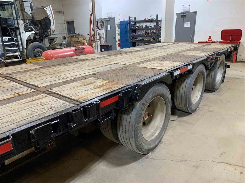 Manac 53' Tridem Extendable/Trombone Step Deck