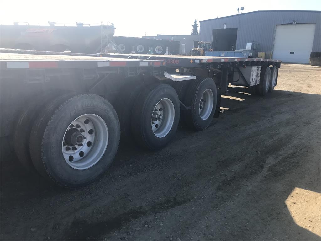 Manac Super B Flat Deck Trailer