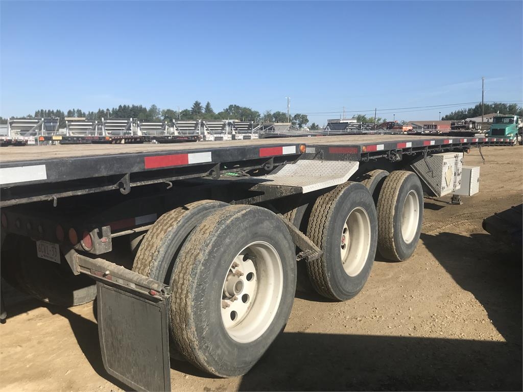 Manac Super B Flat Deck Trailer