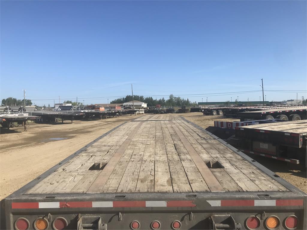 Manac Super B Flat Deck Trailer