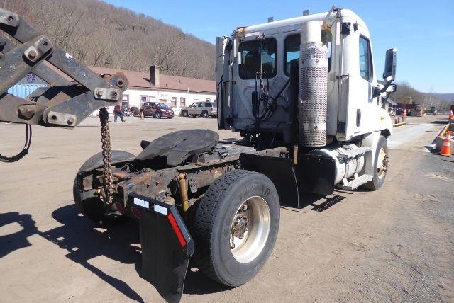 Freightliner CASCADIA 113